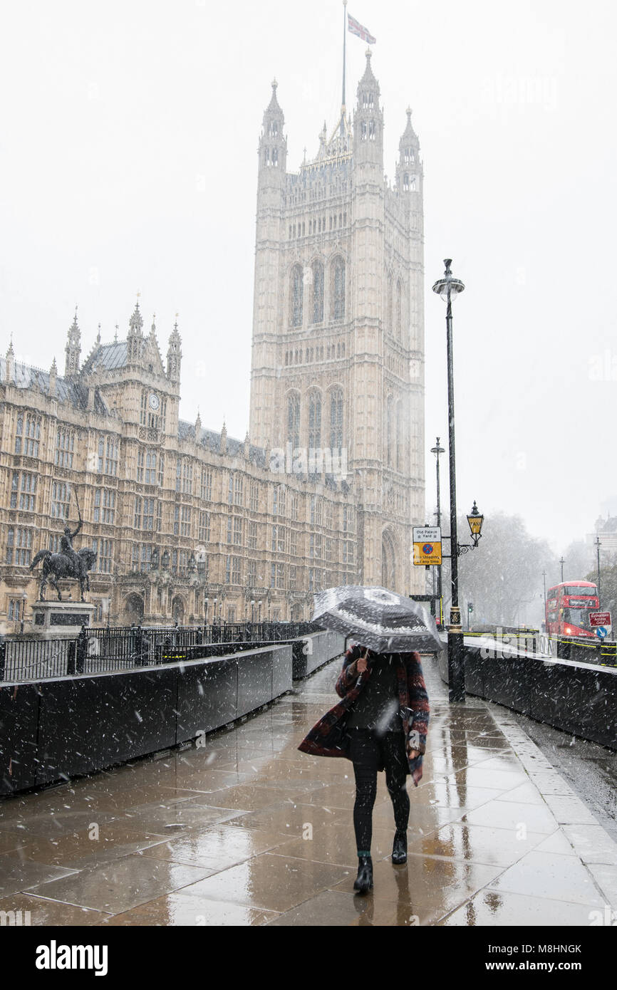 Westminster, London, England.17th march 2018. An unseasonable snow ...