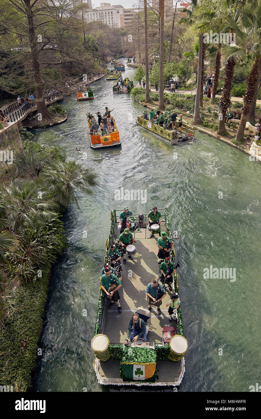 San antonio texas river parade hi-res stock photography and images - Alamy