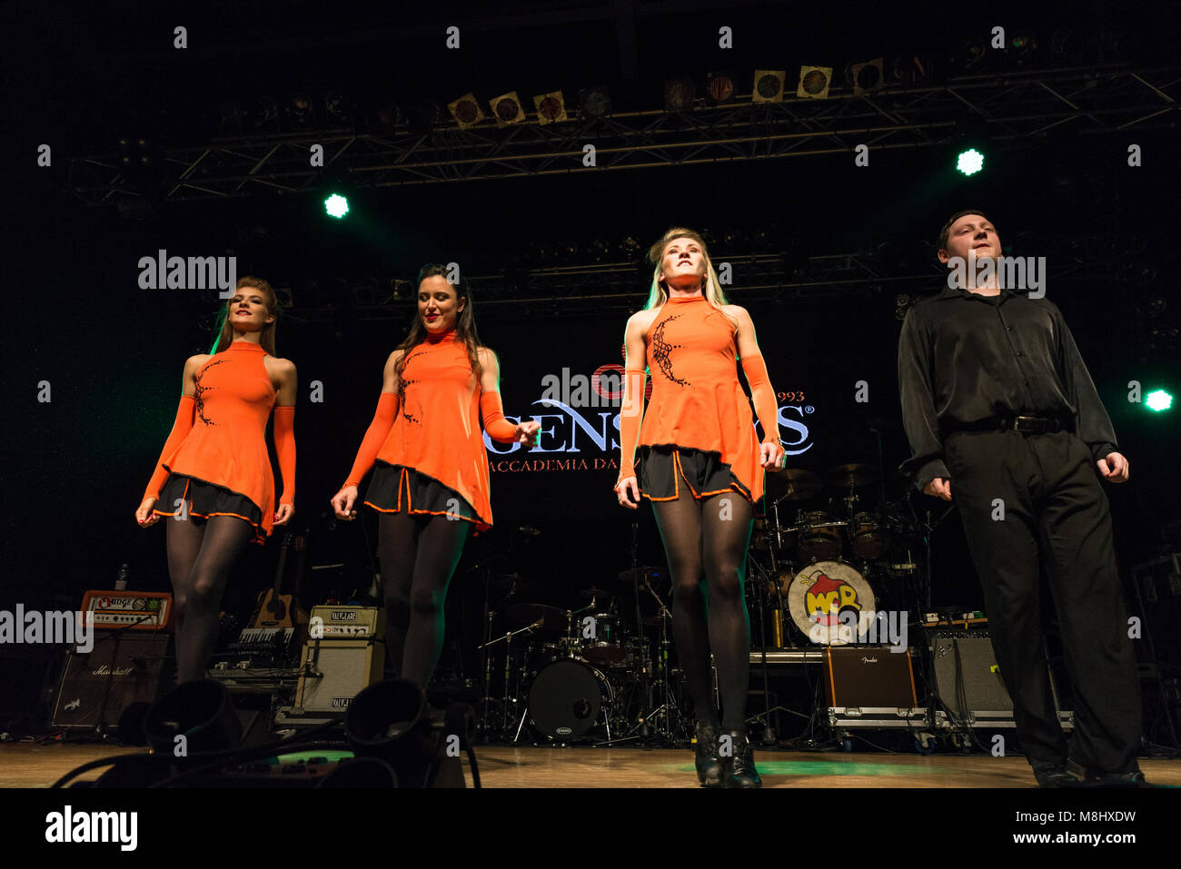 Irish man dancing dancer dance hi-res stock photography and images - Alamy