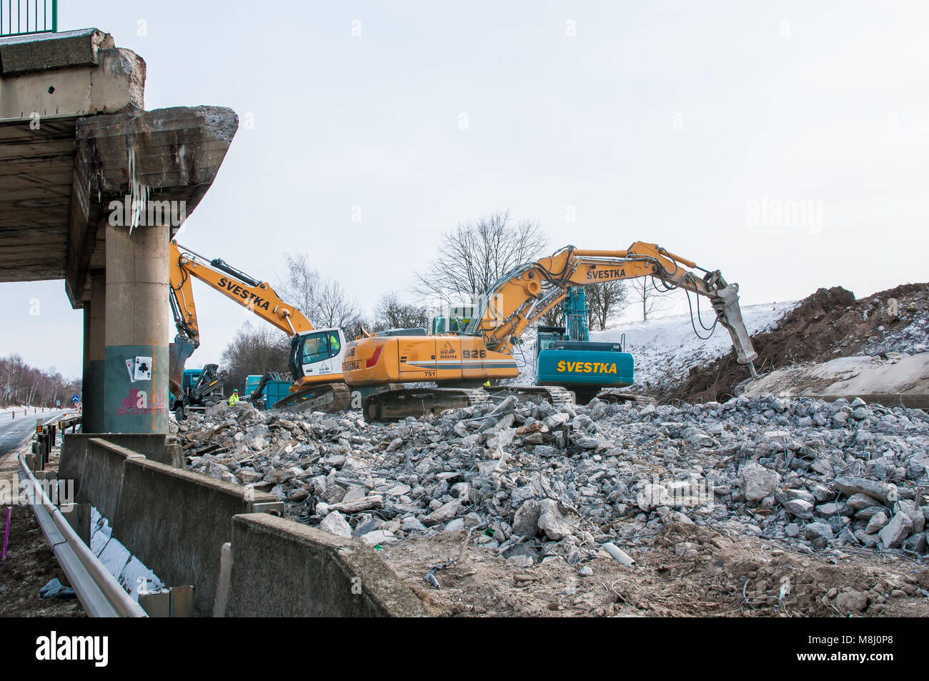 Demolition and reconstruction of the concrete motorway bridge on the ...