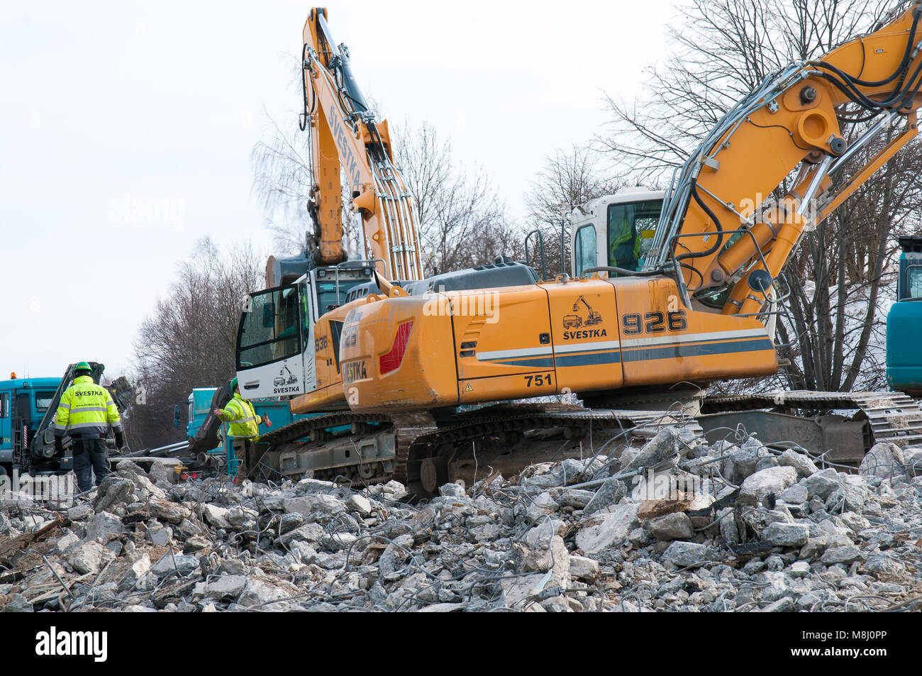 Demolition and reconstruction of the concrete motorway bridge on the ...
