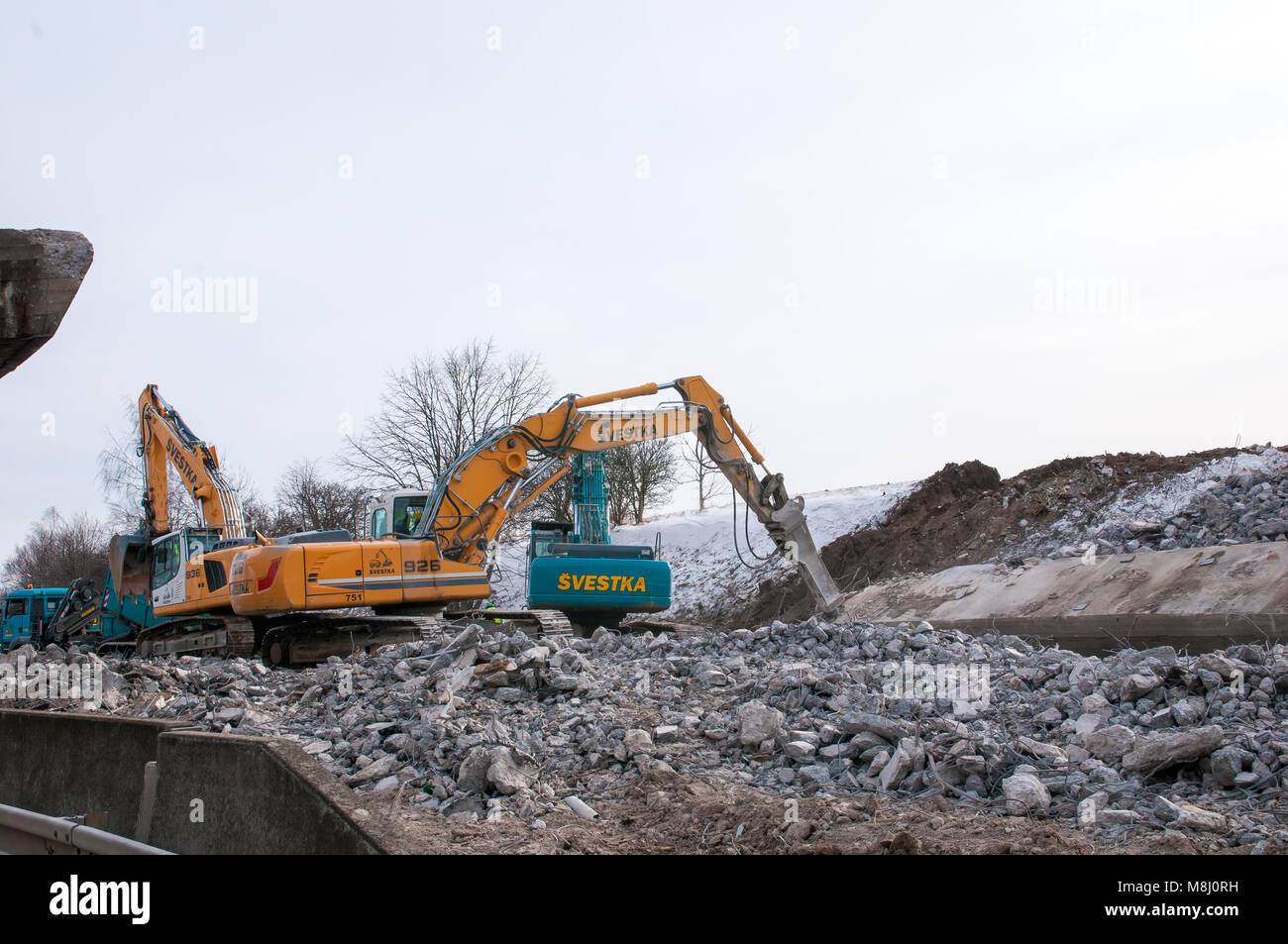 Demolition and reconstruction of the concrete motorway bridge on the ...