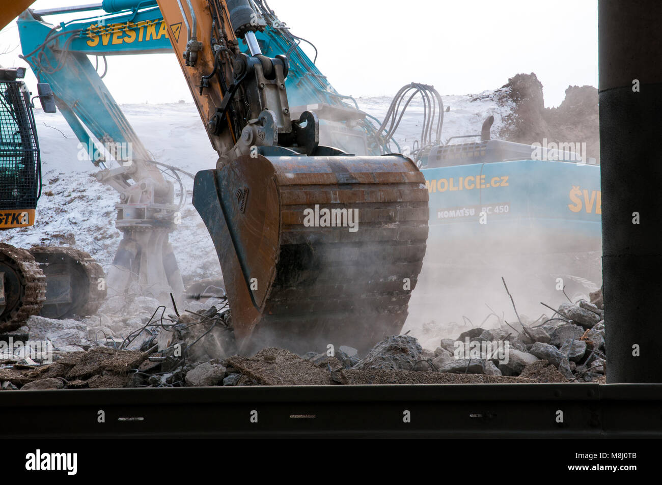 Demolition and reconstruction of the concrete motorway bridge on the ...