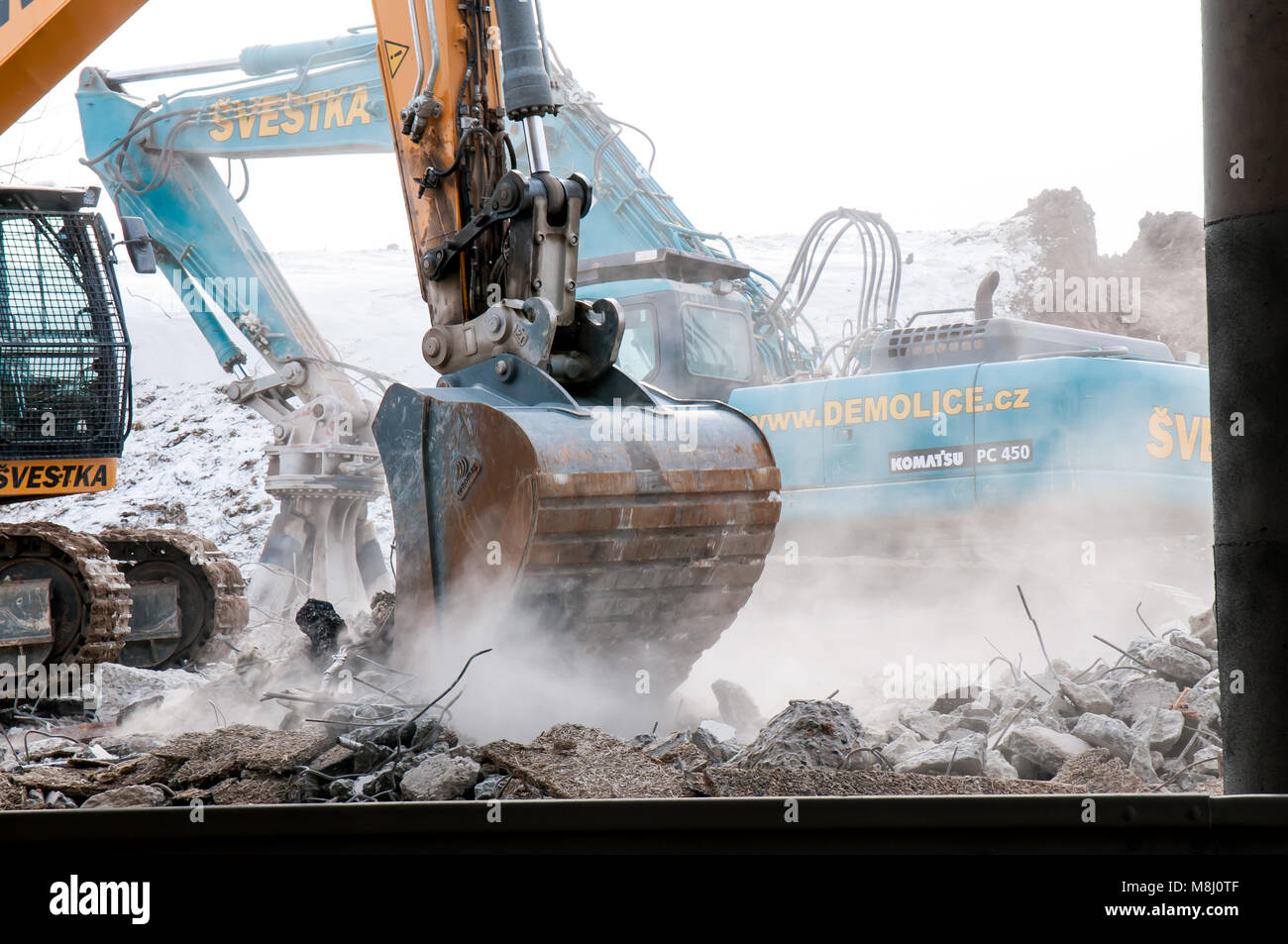 Demolition and reconstruction of the concrete motorway bridge on the ...