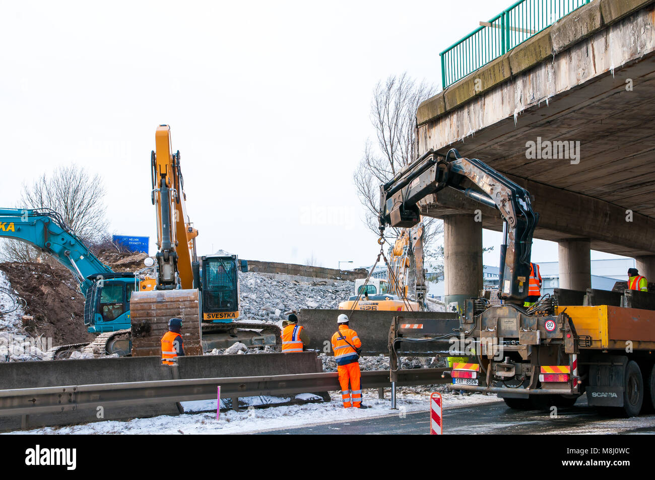 Demolition and reconstruction of the concrete motorway bridge on the ...