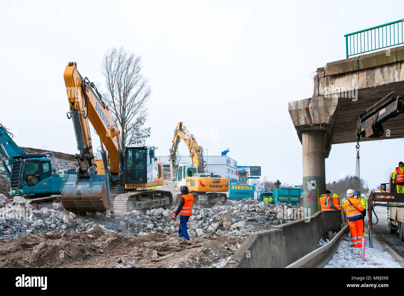 Demolition and reconstruction of the concrete motorway bridge on the ...