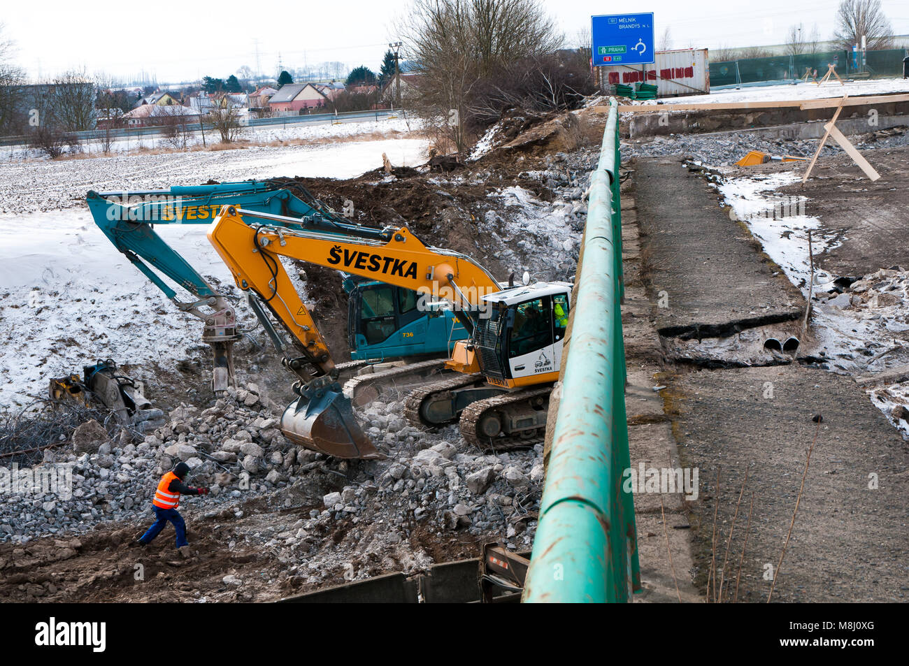 Demolition and reconstruction of the concrete motorway bridge on the ...