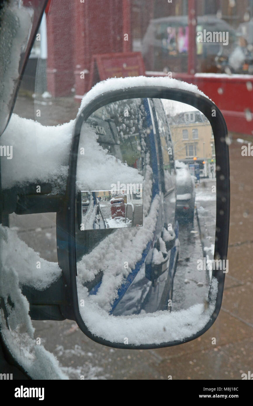 UK Weather.During the bad snow and weather conditions make sure your ...