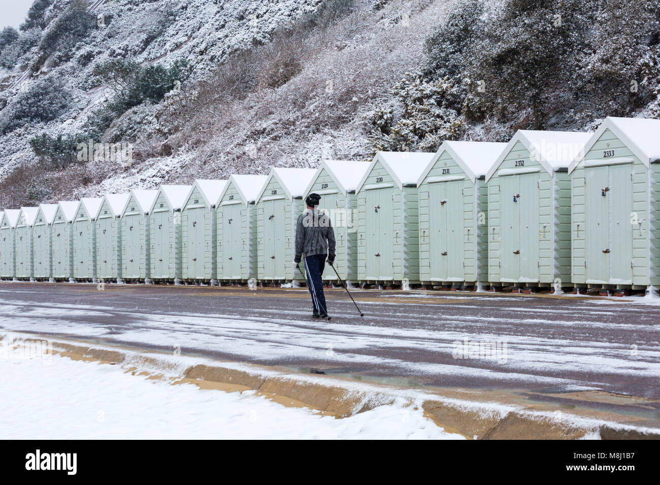 Snowing in bournemouth hi-res stock photography and images - Alamy