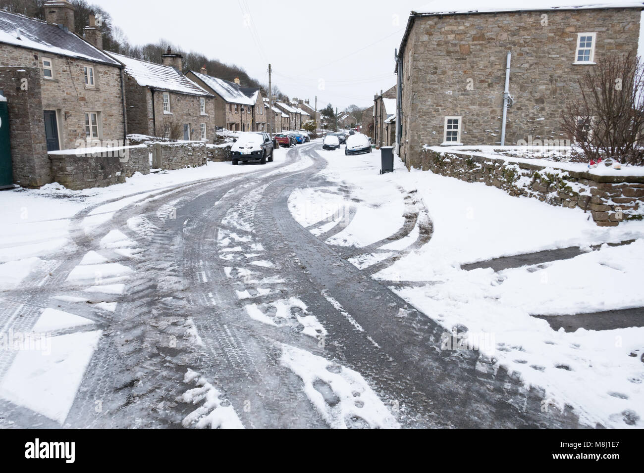 March snow hi-res stock photography and images - Alamy