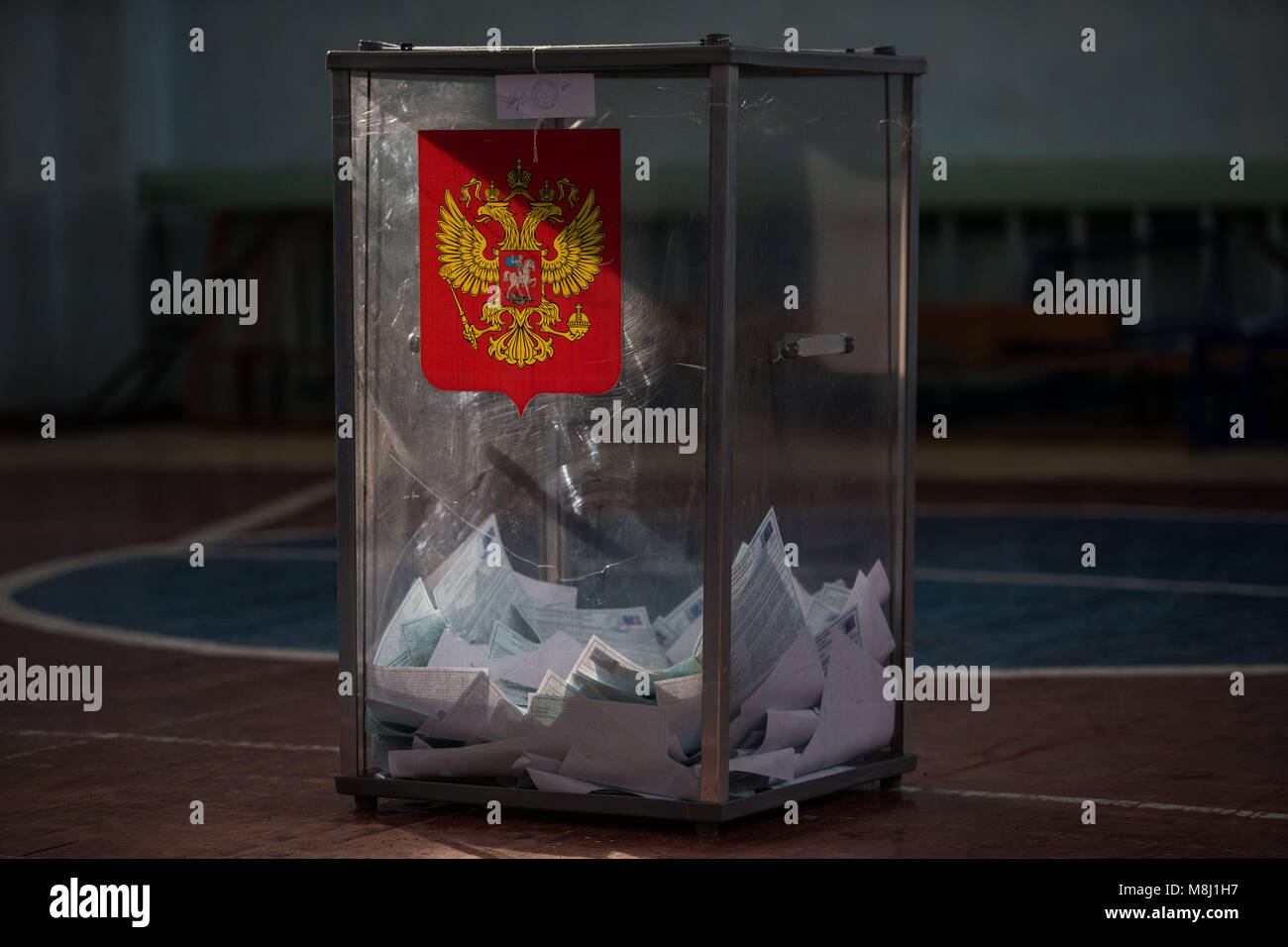 Saint Petersburg, Russia. 18th Mar, 2018. A sealed ballot box seen ...
