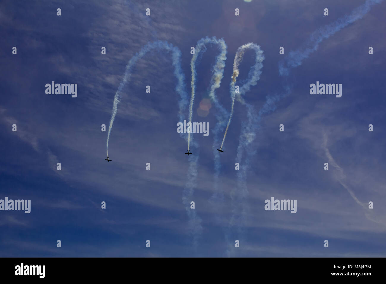 Airplane race smoke hi-res stock photography and images - Alamy