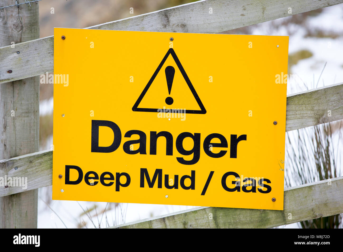 Danger deep mud sign hi-res stock photography and images - Alamy