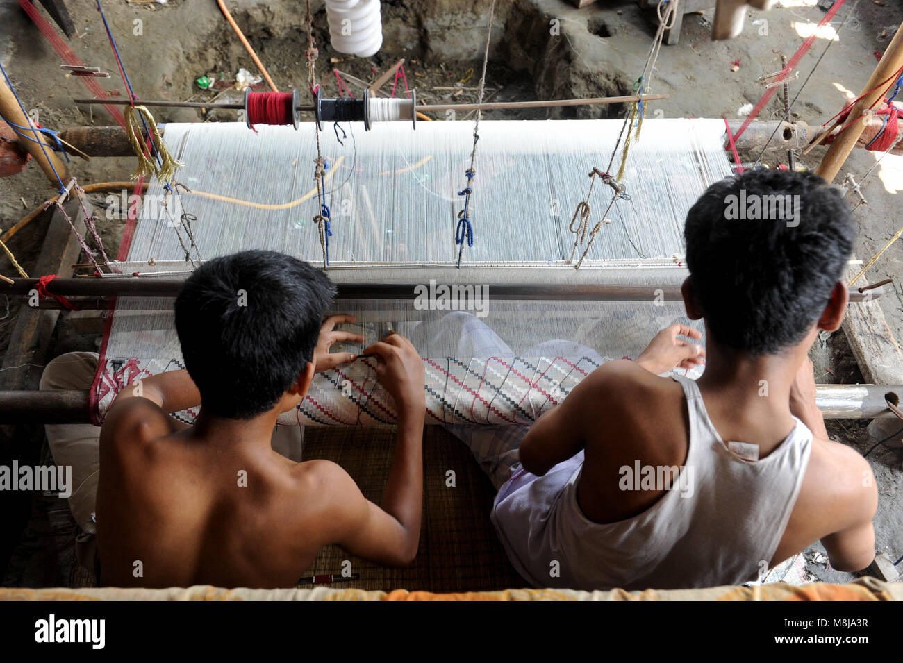 Muslin weaver bangladesh hi-res stock photography and images - Alamy