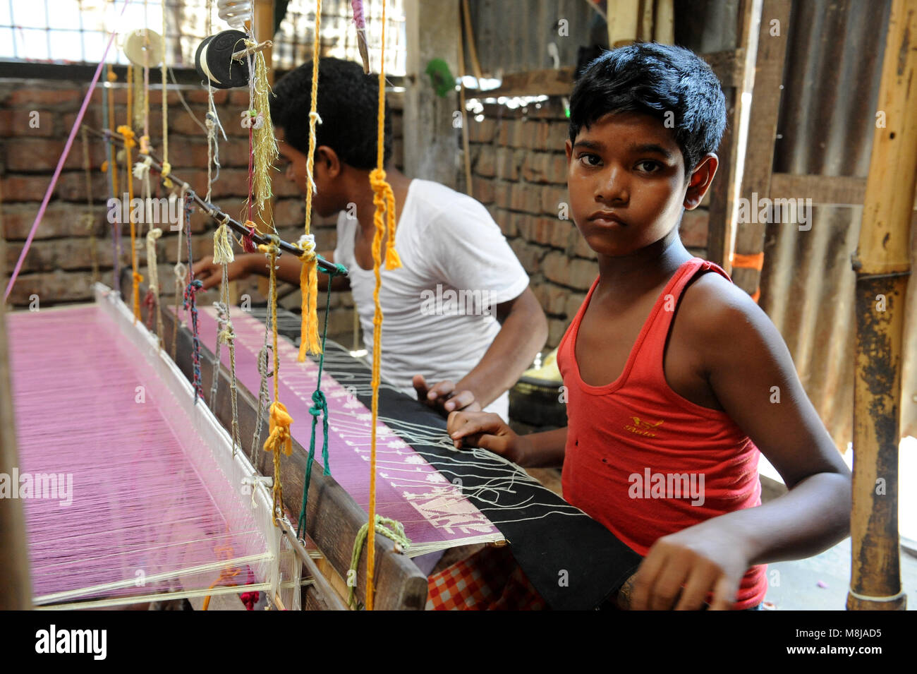 Muslin weaver bangladesh hi-res stock photography and images - Alamy