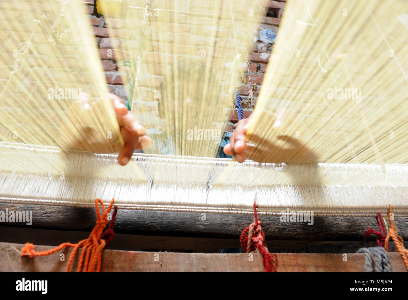 Muslin weaver bangladesh hi-res stock photography and images - Alamy