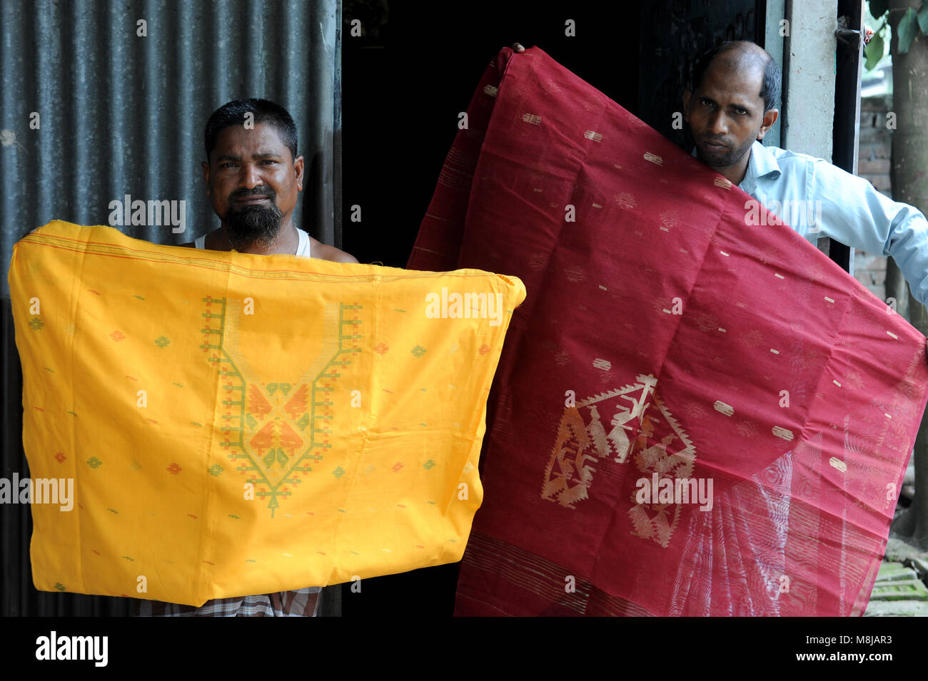 Muslin weaver hi-res stock photography and images - Alamy