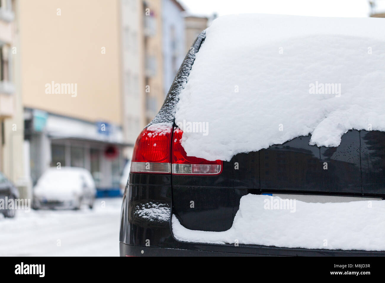 German city snow hi-res stock photography and images - Alamy