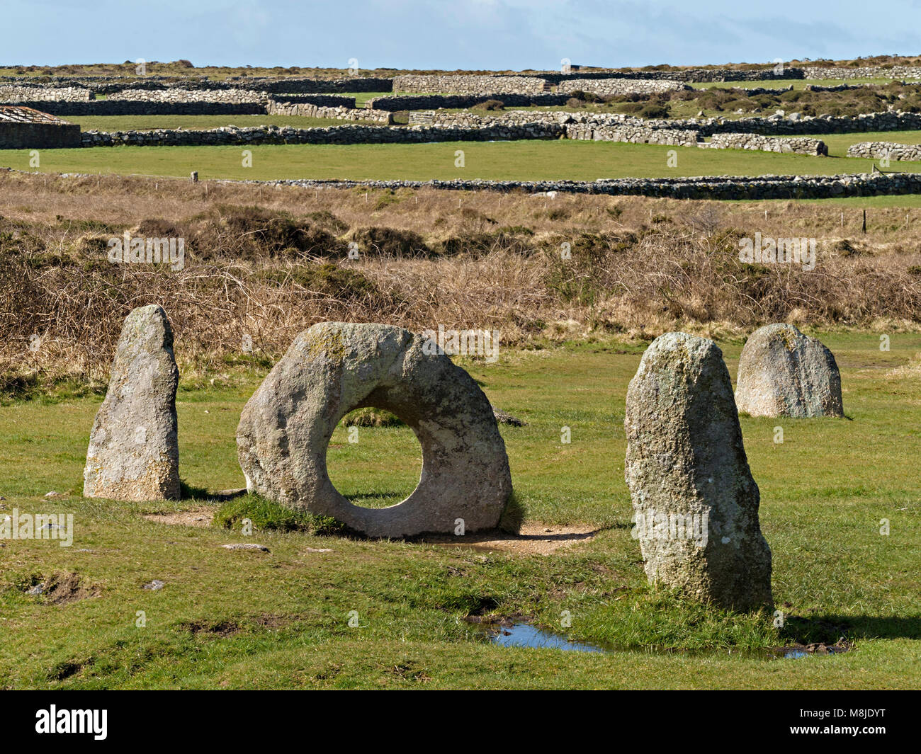 Ring of standing stones hi-res stock photography and images - Alamy