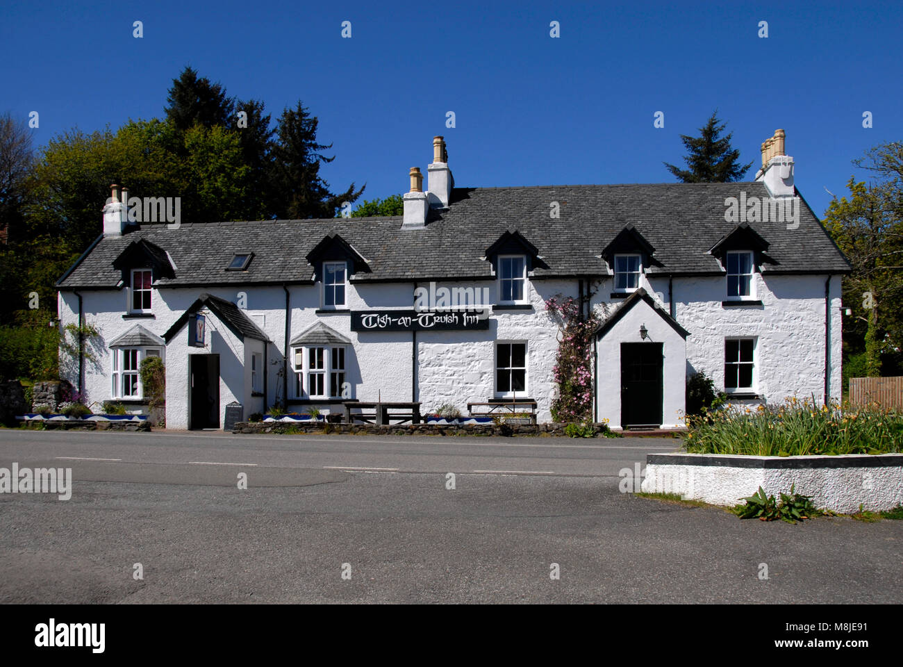 18th century inn hi-res stock photography and images - Alamy