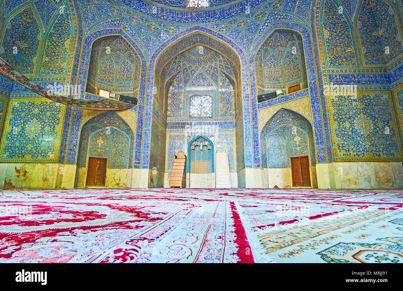 ISFAHAN, IRAN - OCTOBER 20, 2017: The prayer hall of the old mosque in ...