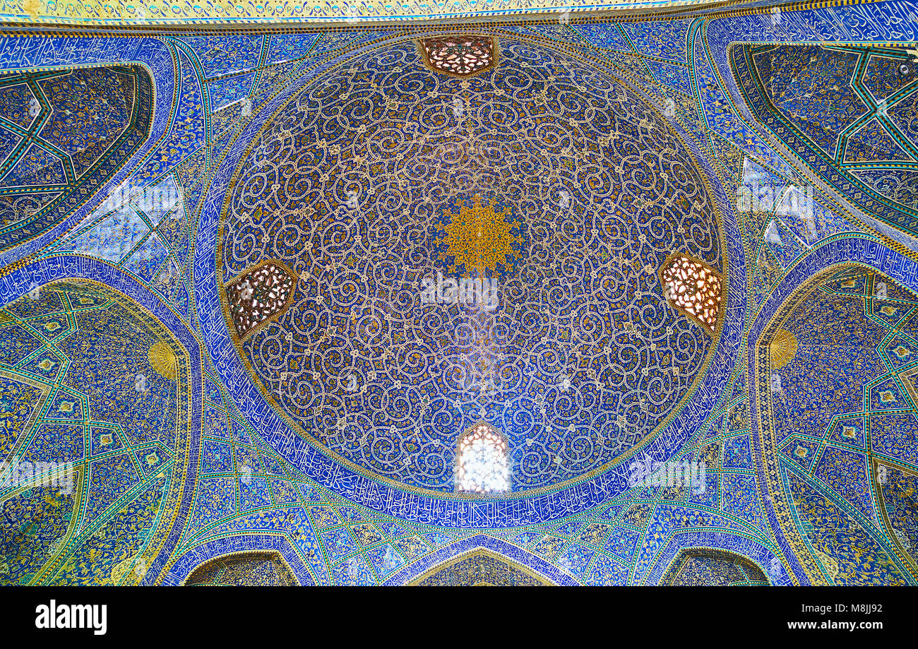 ISFAHAN, IRAN - OCTOBER 20, 2017: The bright blue dome of mosque in ...