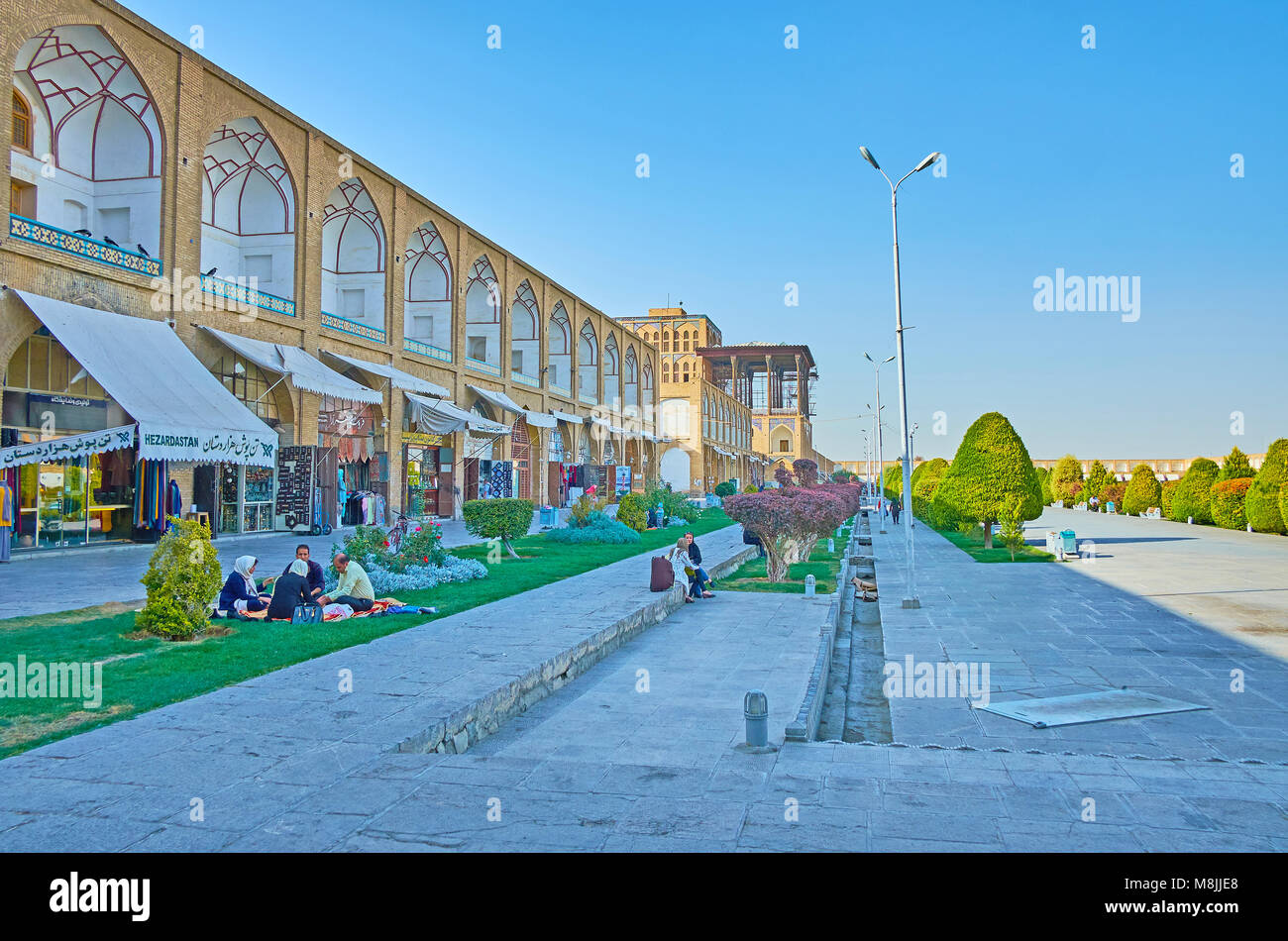 ISFAHAN, IRAN - OCTOBER 20, 2017: The stores of Grand Bazaar house in ...