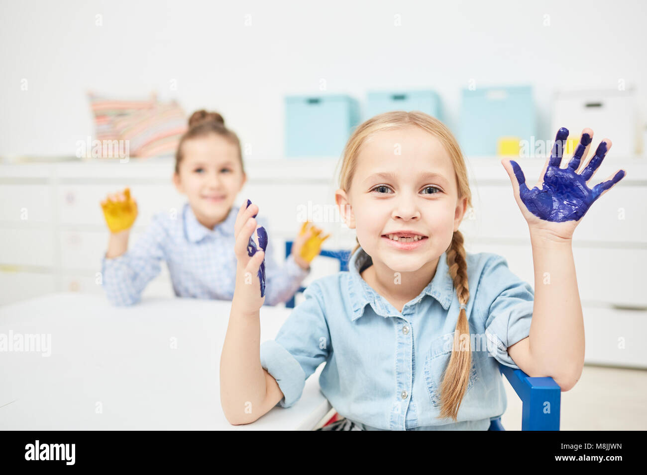 Handprint child hi-res stock photography and images - Alamy