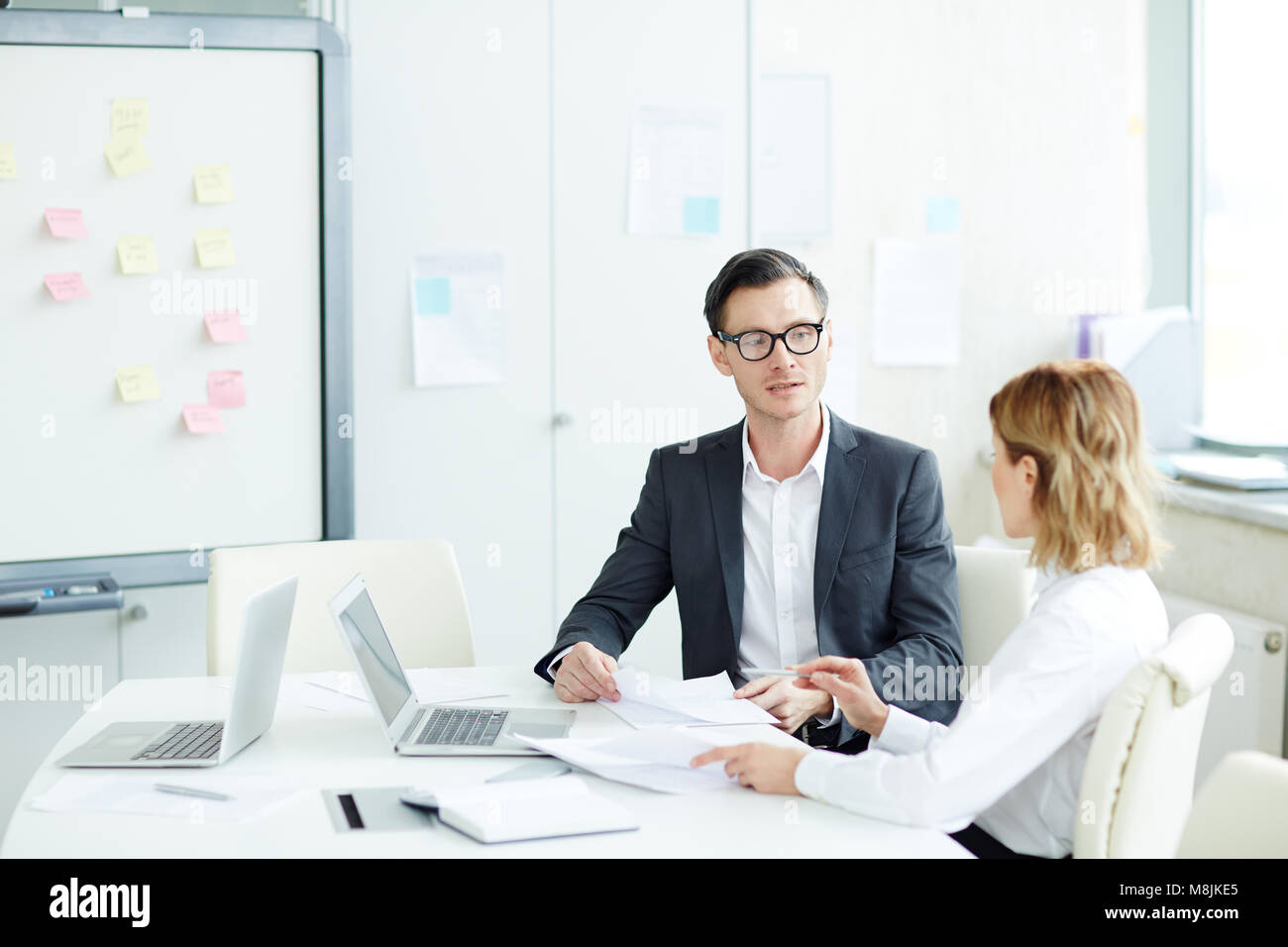 Managers at work hi-res stock photography and images - Alamy