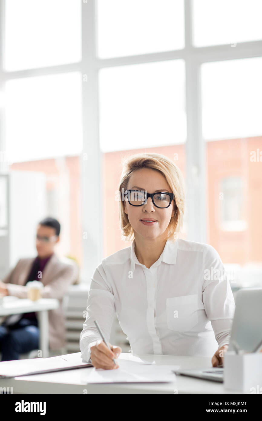 Business people man woman working hi-res stock photography and images ...