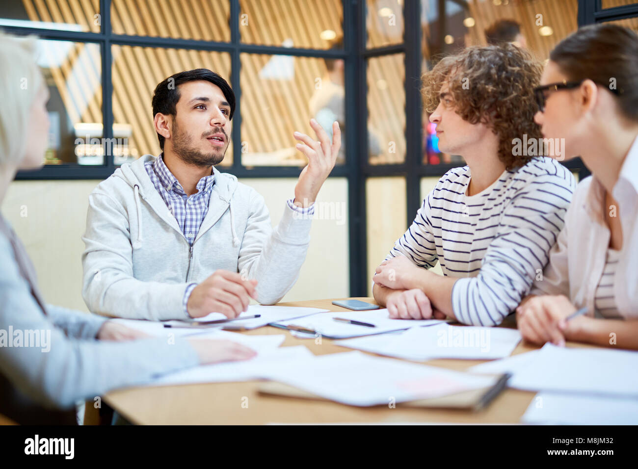 Employee talking to manager hi-res stock photography and images - Alamy