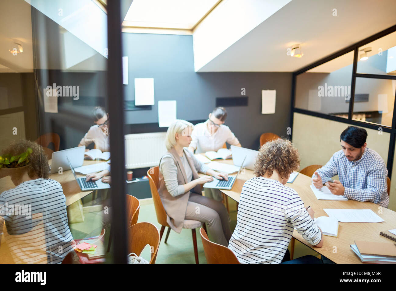 Individual business person hi-res stock photography and images - Alamy