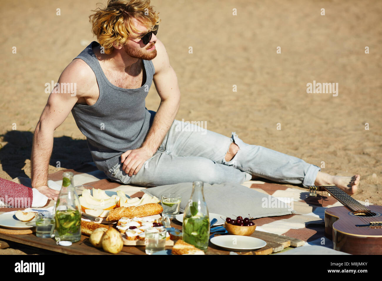 Picnic on sand hi-res stock photography and images - Alamy
