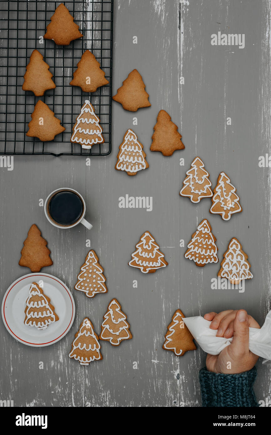 Baking gingerbread for Christmas Stock Photo - Alamy