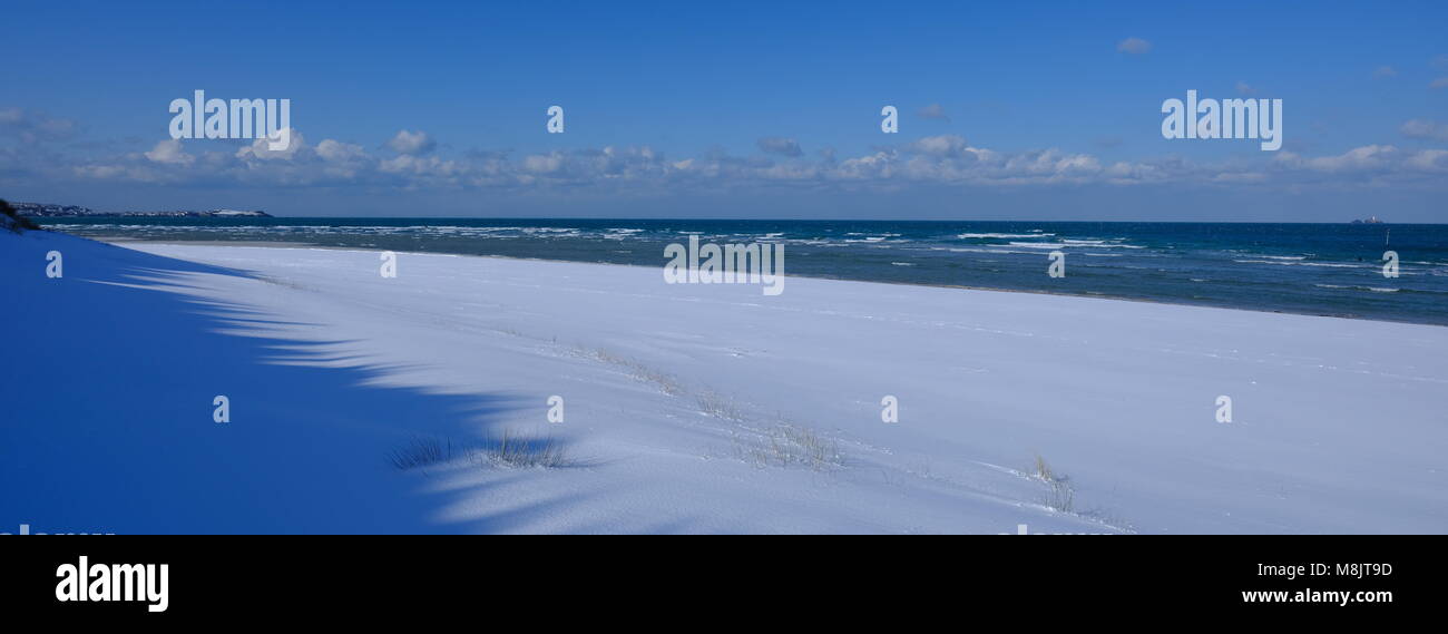 Porthkidney Beach High Resolution Stock Photography and Images - Alamy