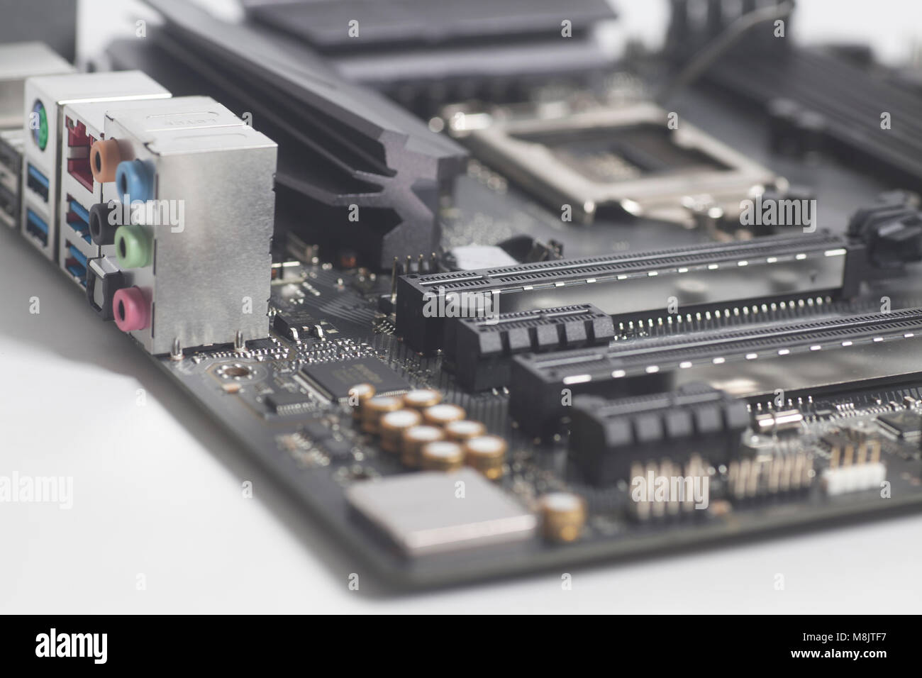 Computer motherboard bios chip hi-res stock photography and images - Alamy