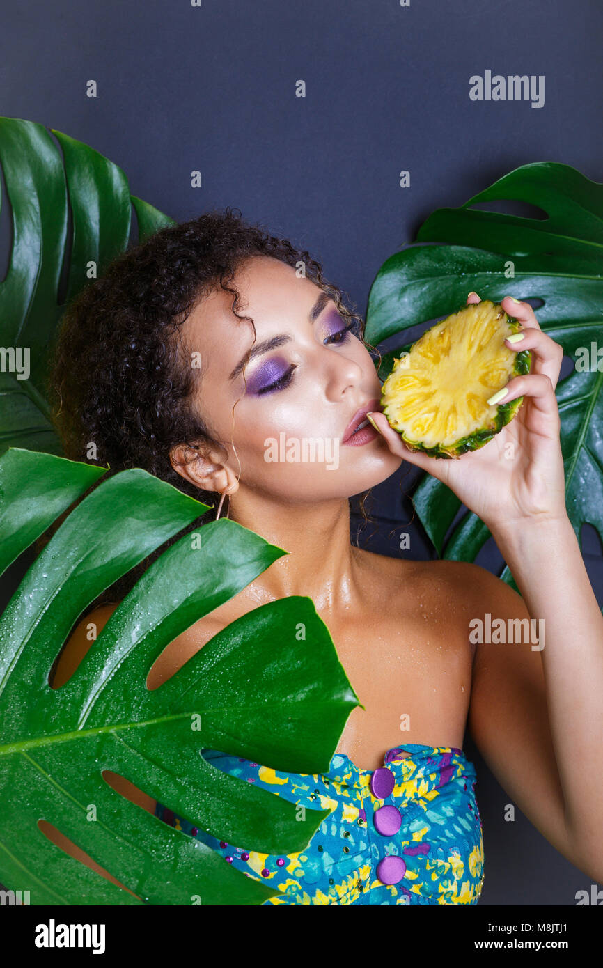 Woman afro tropical forest hi-res stock photography and images - Alamy