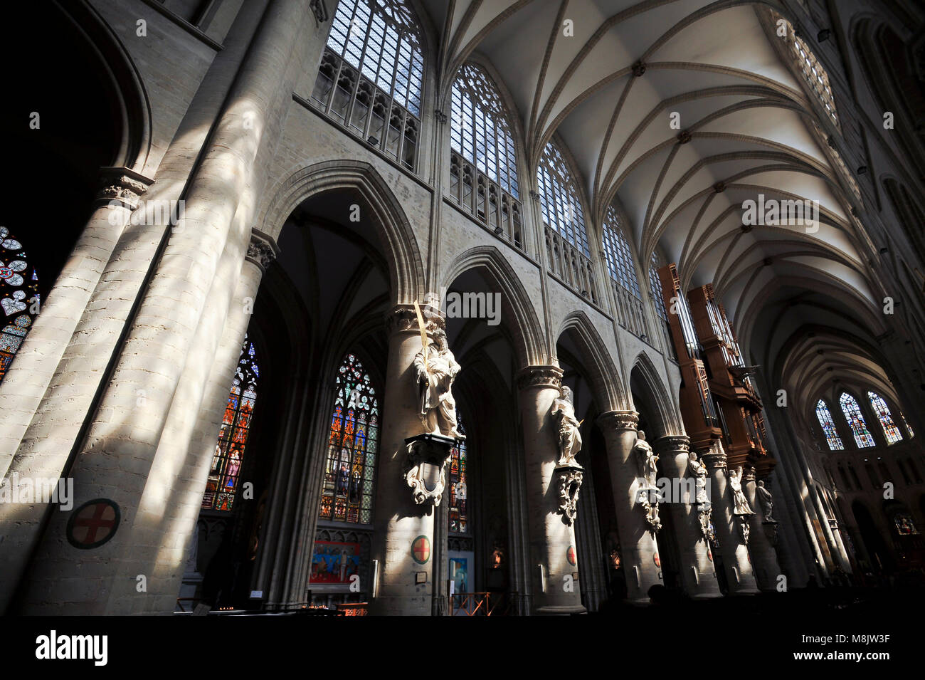 Statues of 12 apostles in Brabantine Gothic Co-Cathedrale collegiale ...