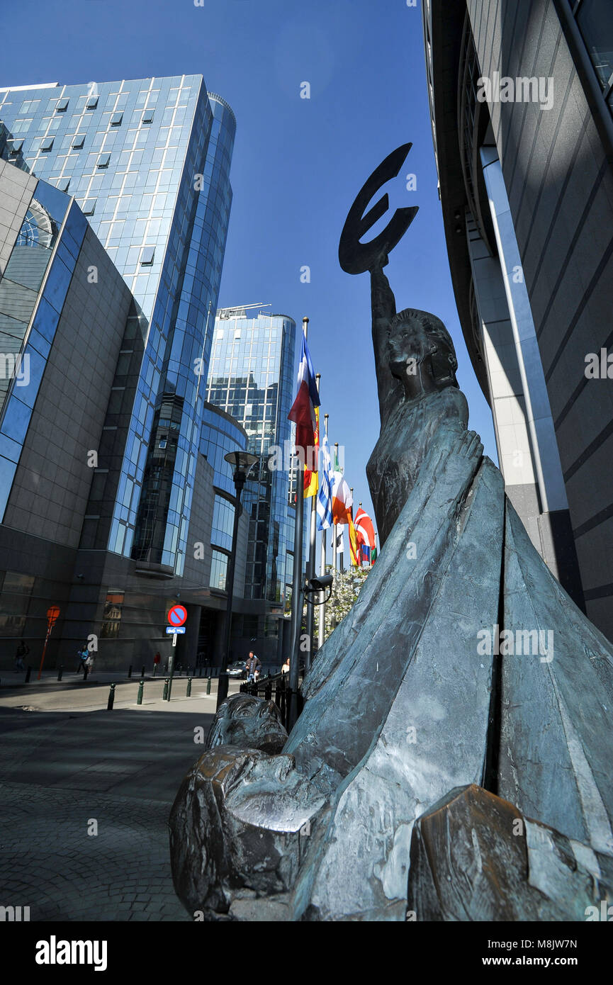 Altiero Spinelli building, bronze statue Europe from 1993 by May ...