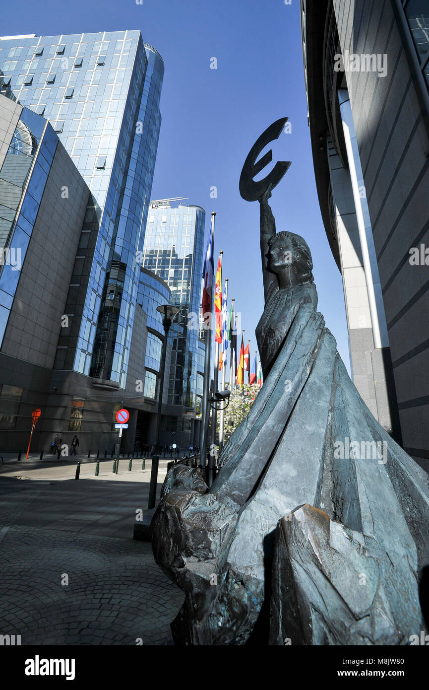 Altiero Spinelli building, bronze statue Europe from 1993 by May ...