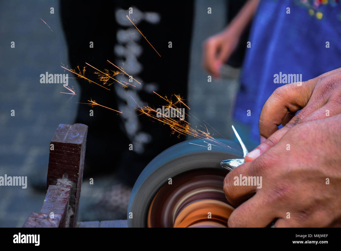 Sharpening knife hi-res stock photography and images - Alamy