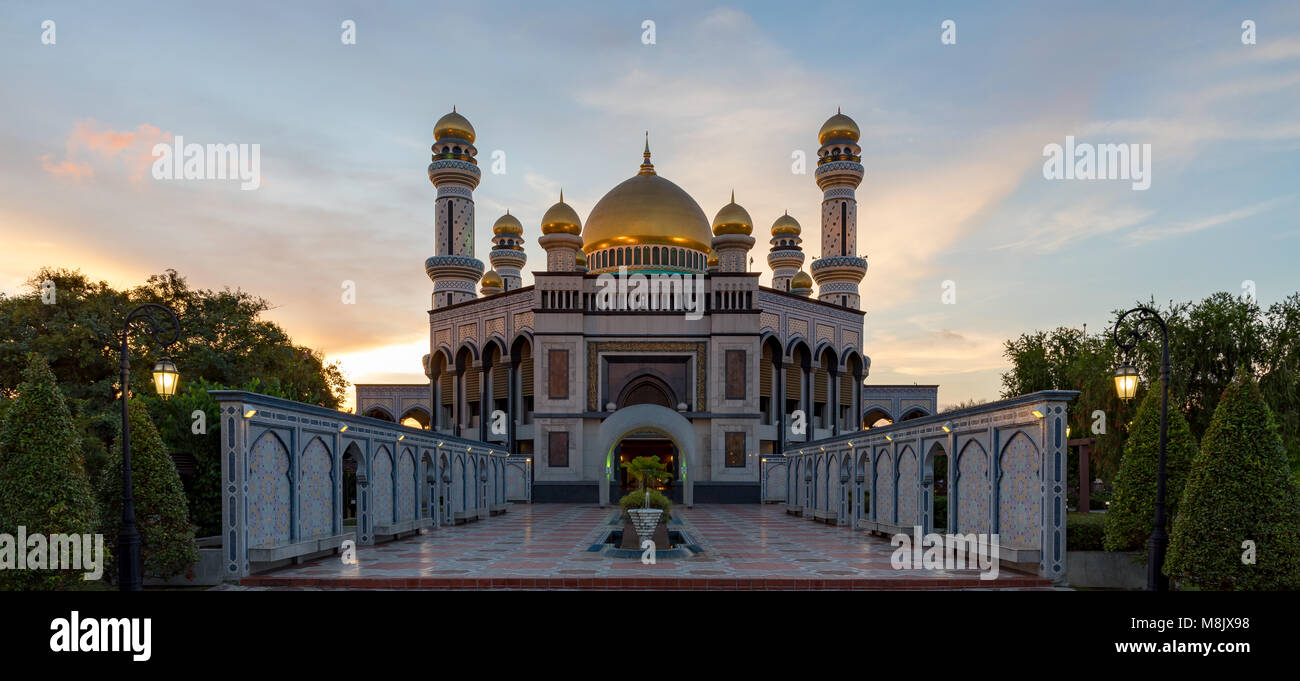 Brunei Darussalam Bandar Seri Begawan Sultan Omar Ali Saifuddien Mosque ...