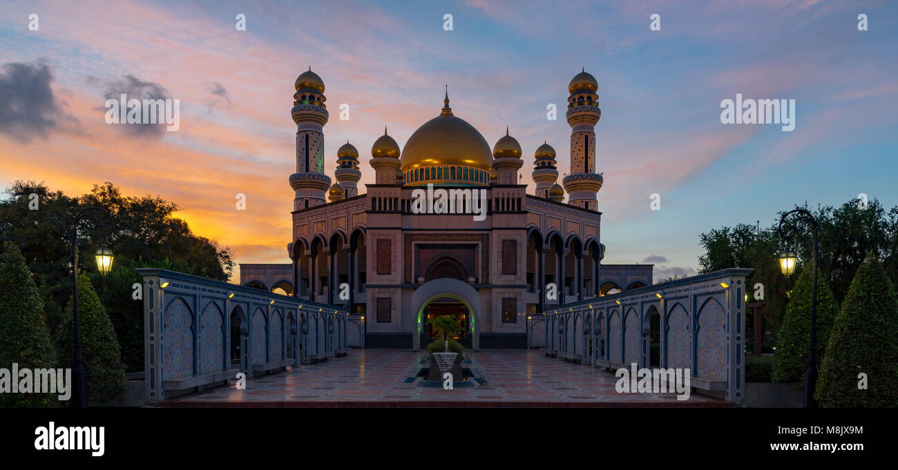 Brunei Darussalam Bandar Seri Begawan Sultan Omar Ali Saifuddien Mosque ...