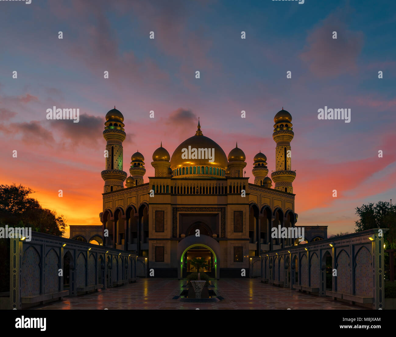 Brunei Darussalam Bandar Seri Begawan Sultan Omar Ali Saifuddien Mosque ...