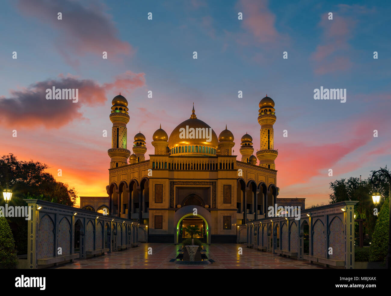 Brunei Darussalam Bandar Seri Begawan Sultan Omar Ali Saifuddien Mosque ...