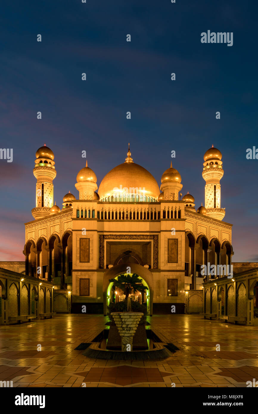 Brunei Darussalam Bandar Seri Begawan Sultan Omar Ali Saifuddien Mosque ...