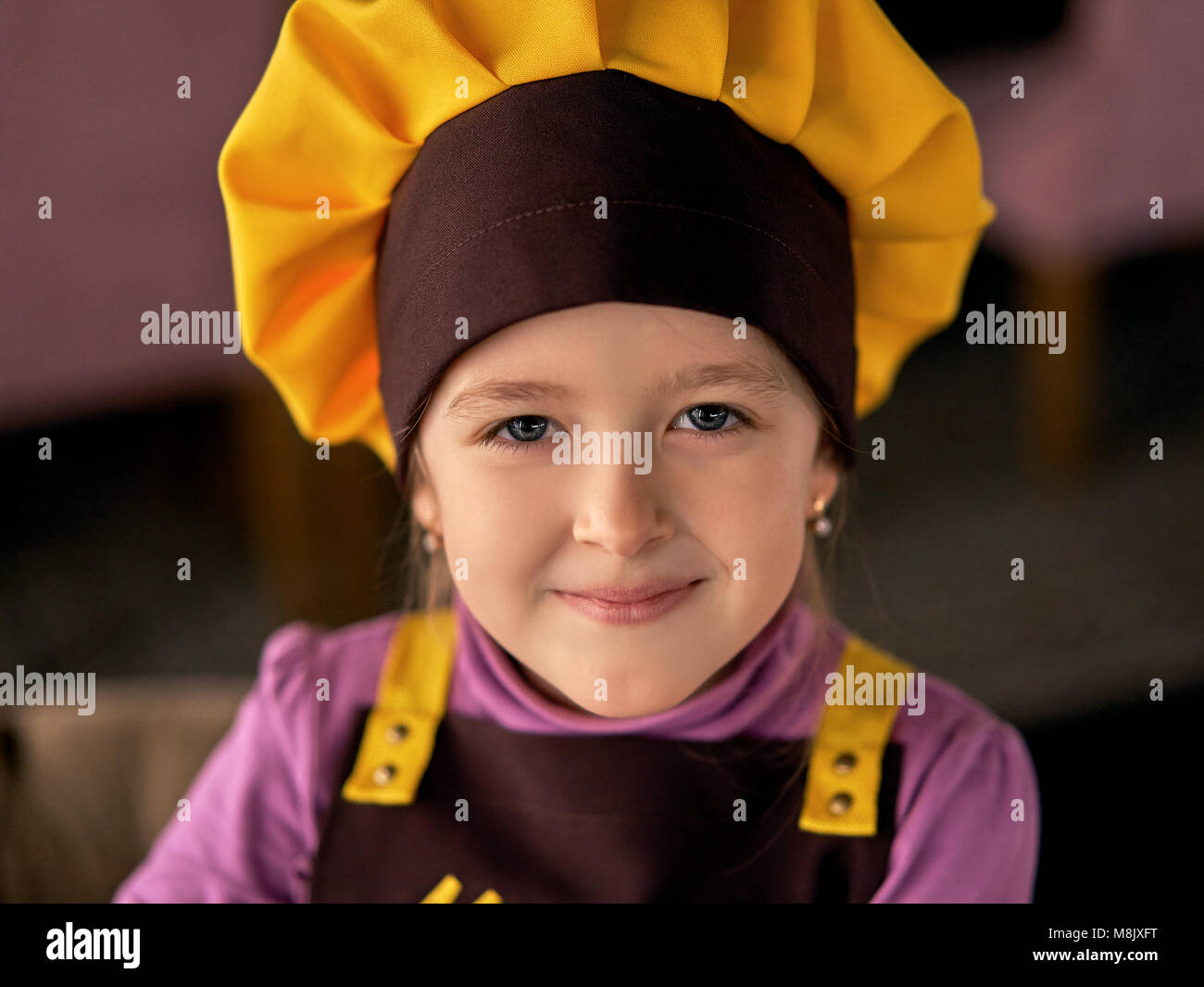 girl in the hood chef restaurant Stock Photo - Alamy