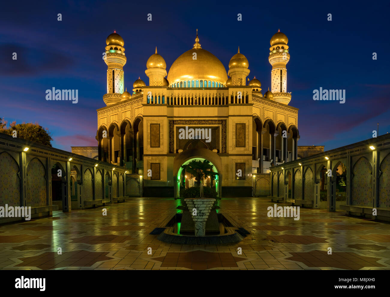 Brunei Darussalam Bandar Seri Begawan Sultan Omar Ali Saifuddien Mosque ...