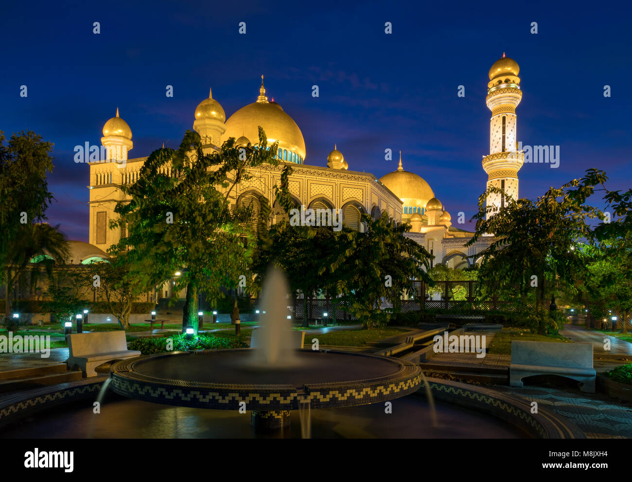 Brunei Darussalam Bandar Seri Begawan Sultan Omar Ali Saifuddien Mosque ...