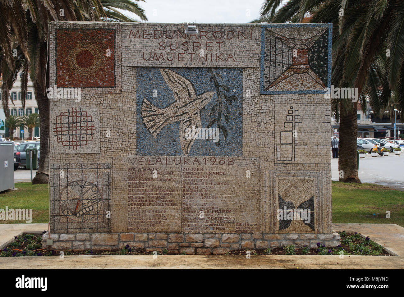 a monument to a mosaic Stock Photo - Alamy